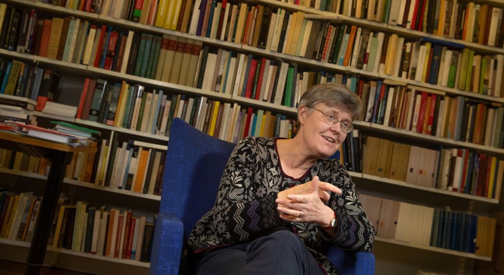 Historical court records provide new insights into male and female work ...