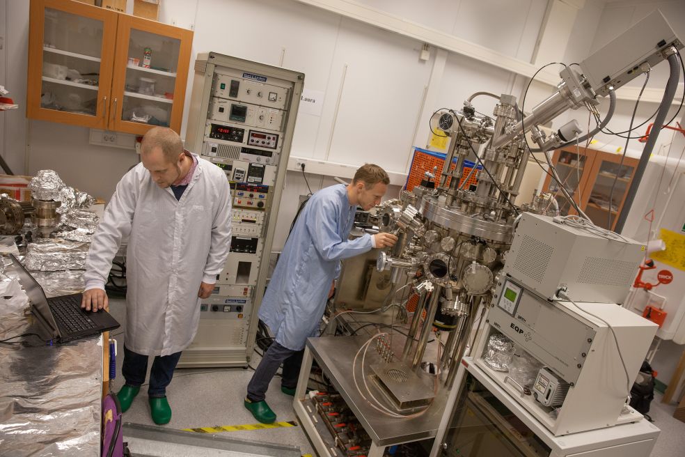 Rock-hard coatings from challenging materials | Knut and Alice ...